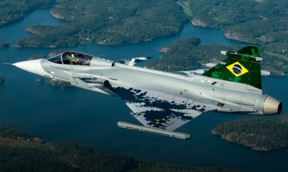 BRASIL APRESENTA F-39 GRIPEN, O PRIMEIRO CAÇA SUPERSÔNICO PRODUZIDO NO ...